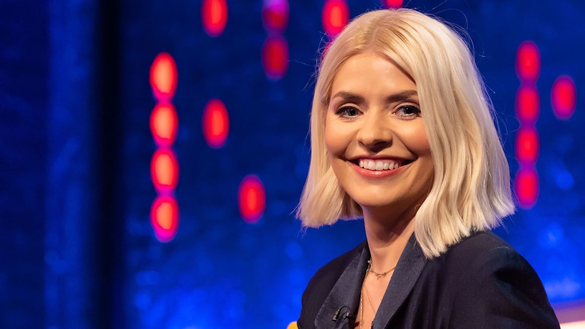 Holly Willoughby reveals first-ever modelling job - and it's so ...