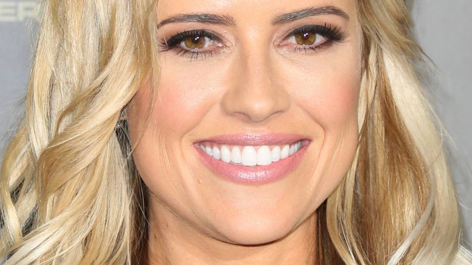 Christina Anstead Wows In Pink Bikini Selfie During Spa Day Inside Jaw