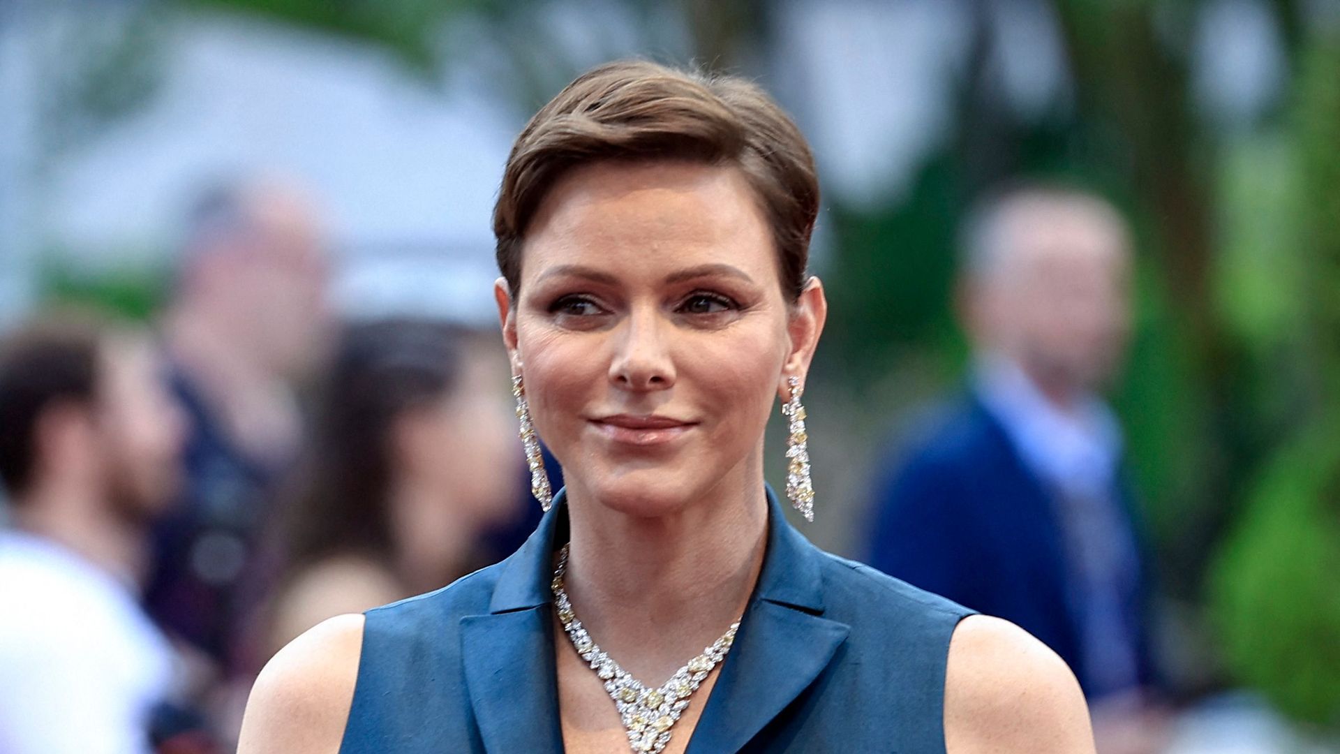 Princess Charlene makes stunning red carpet appearance without Prince ...