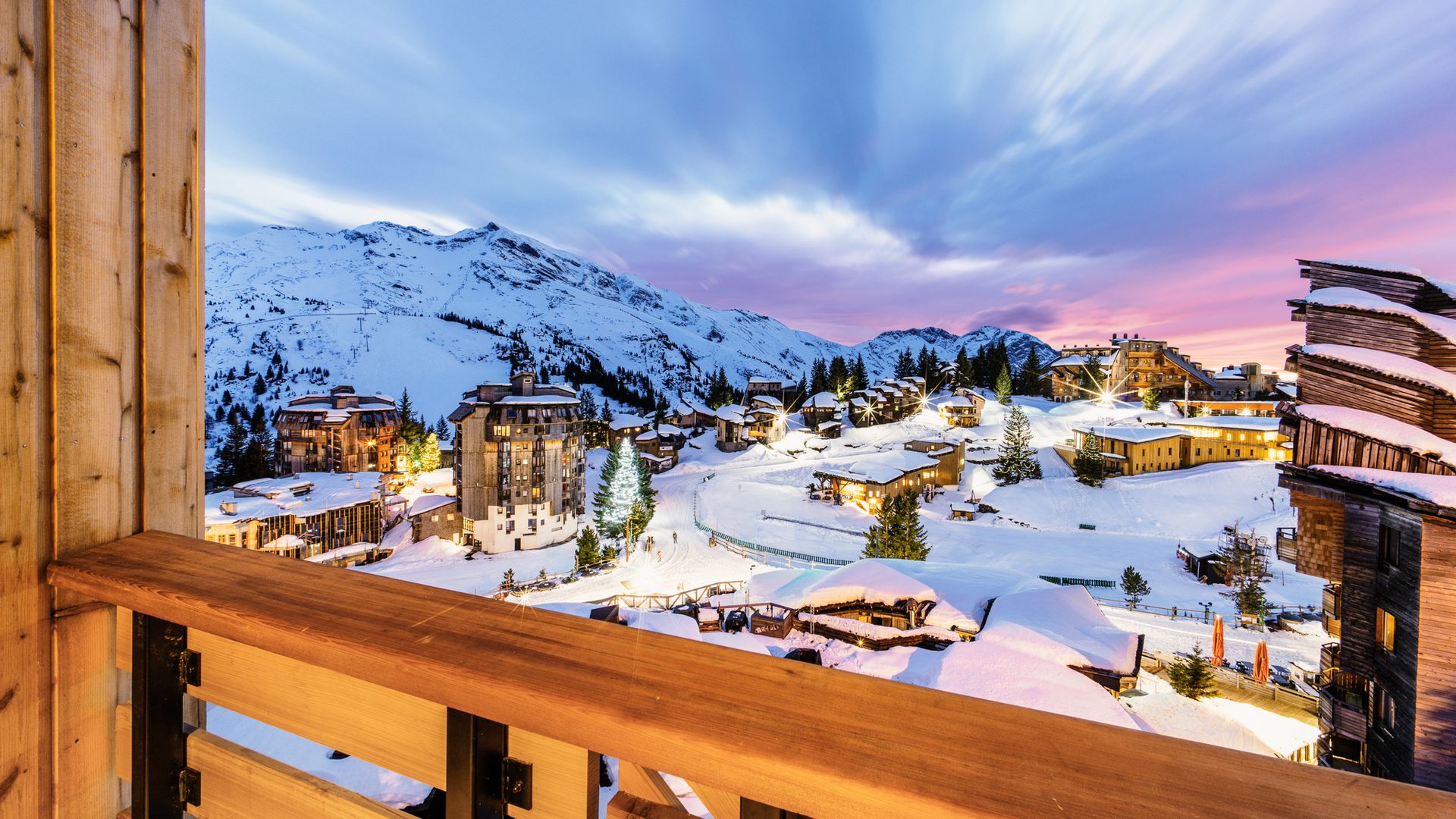 Living like a A-lister at a VIP SKI chalet... | HELLO!