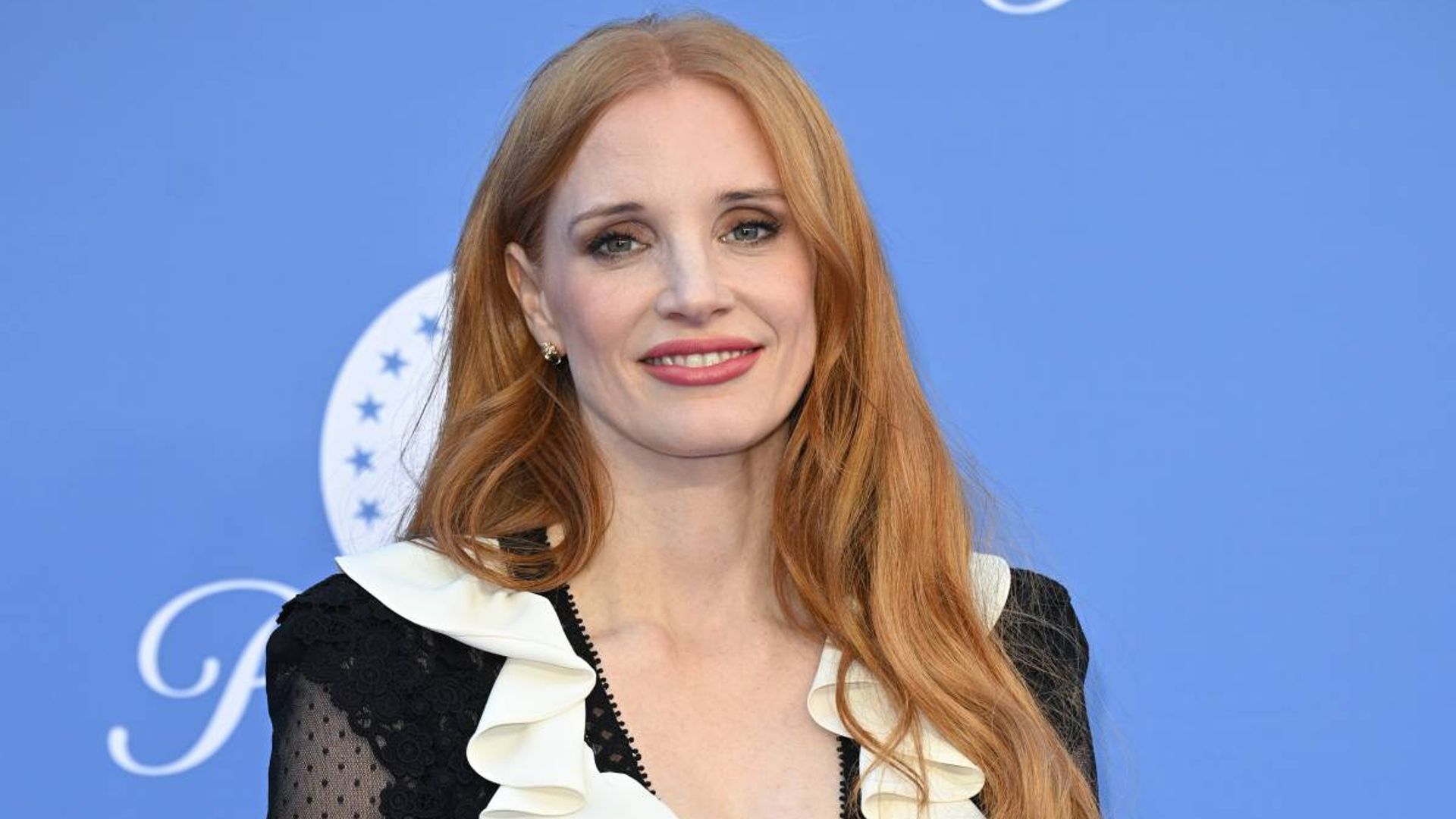 Jessica Chastain leaves fans on the edge of their seats as she unveils ...