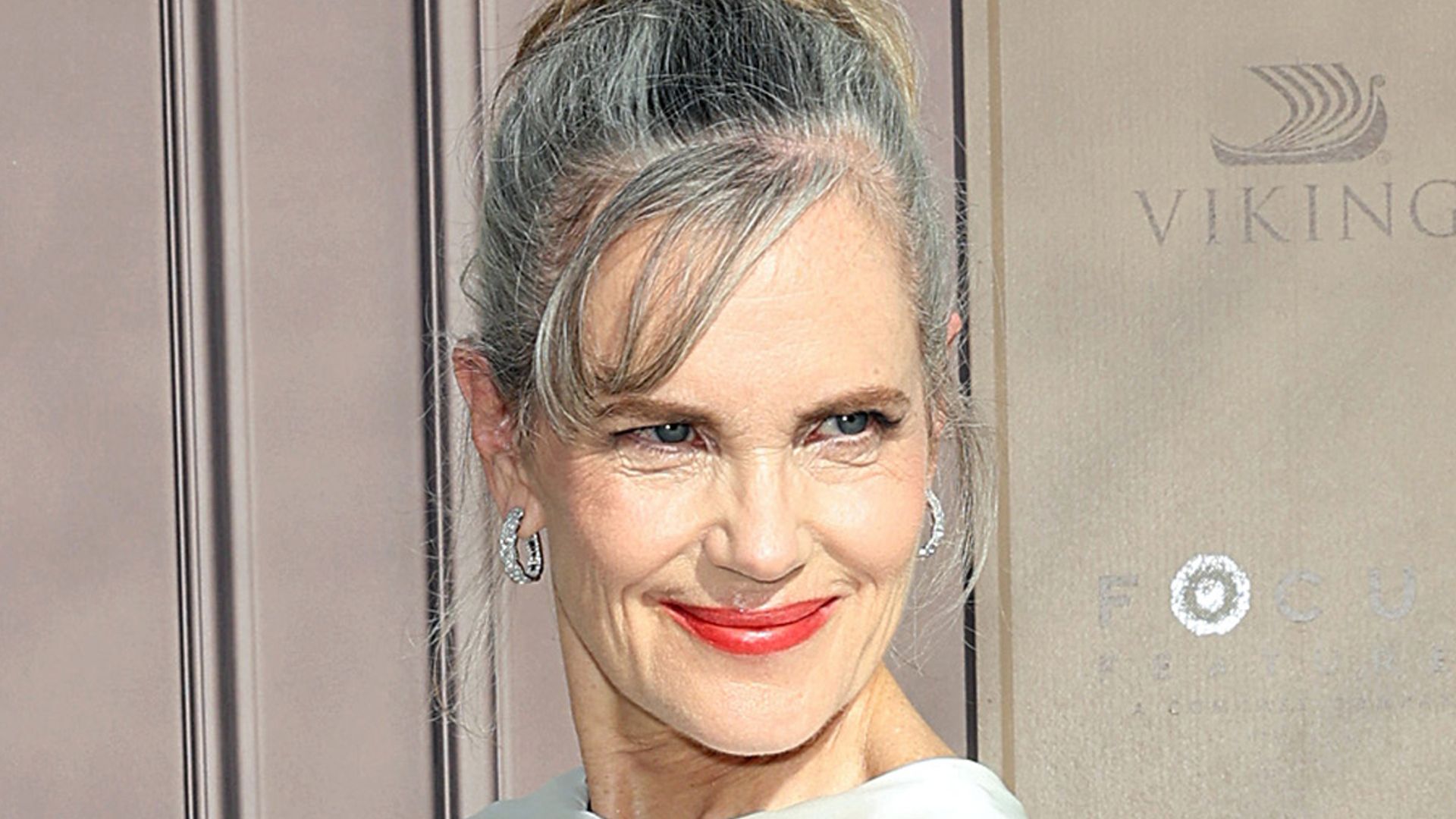 Downton Abbey's Elizabeth McGovern's lookalike daughter surprises in ...