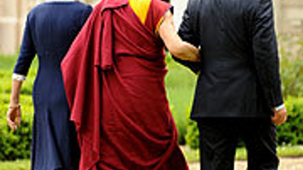 The Dalai Lama holds spiritual talks with Prince Charles | HELLO!