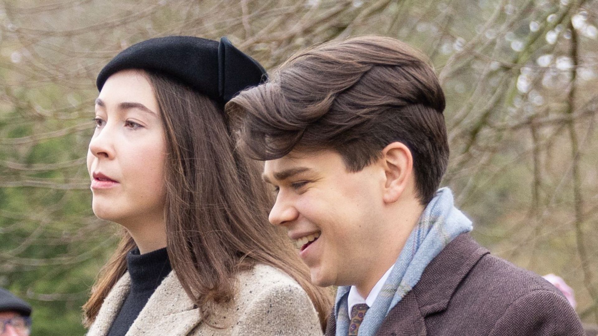 Samuel Chatto makes rare appearance with artist girlfriend in family ...