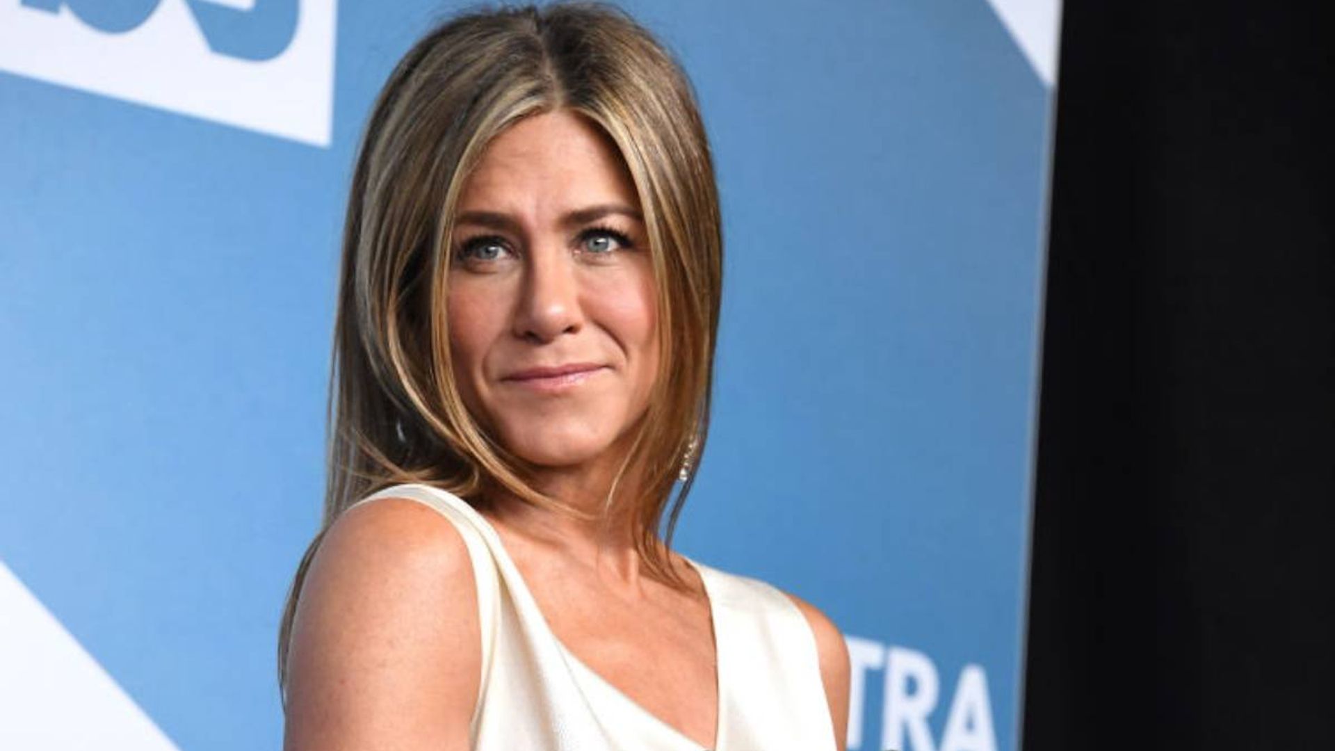 Jennifer Aniston shares news of heartbreaking death with emotional ...