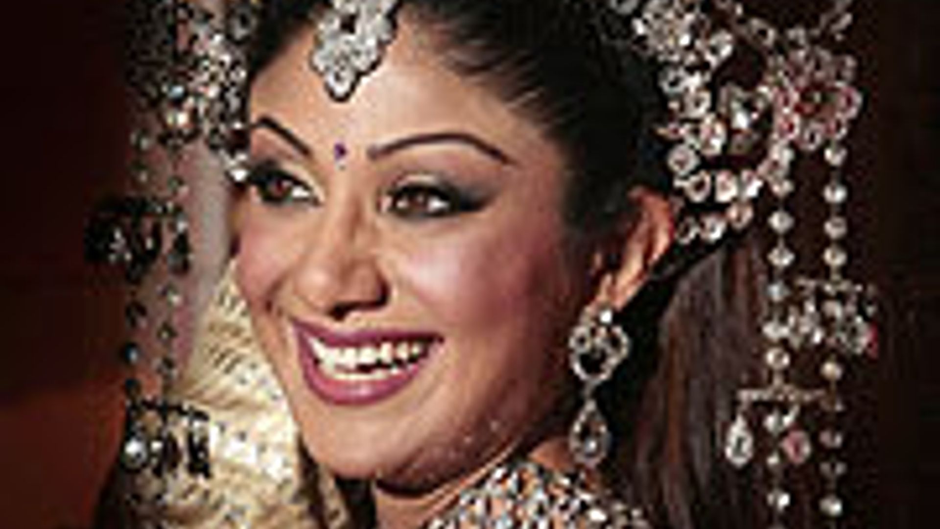 Shilpa spreads Bollywood splendour across UK with musical | HELLO!