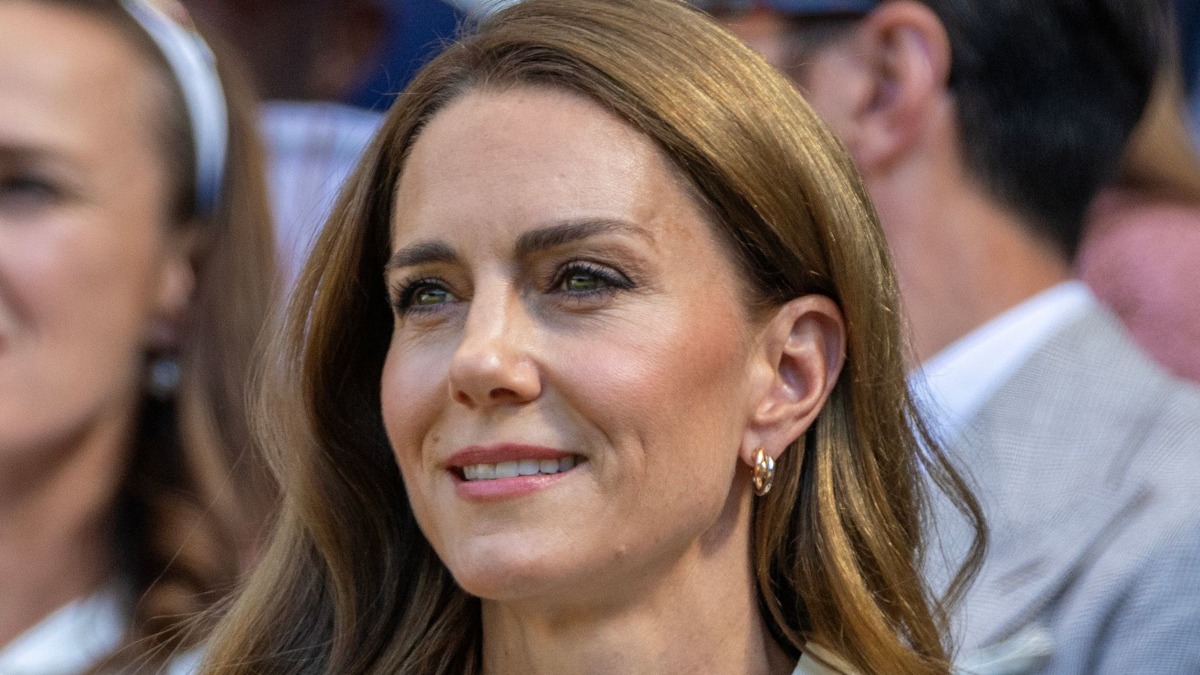 Kate Middleton debuted new 'smoked suede brunette' hair at church ...