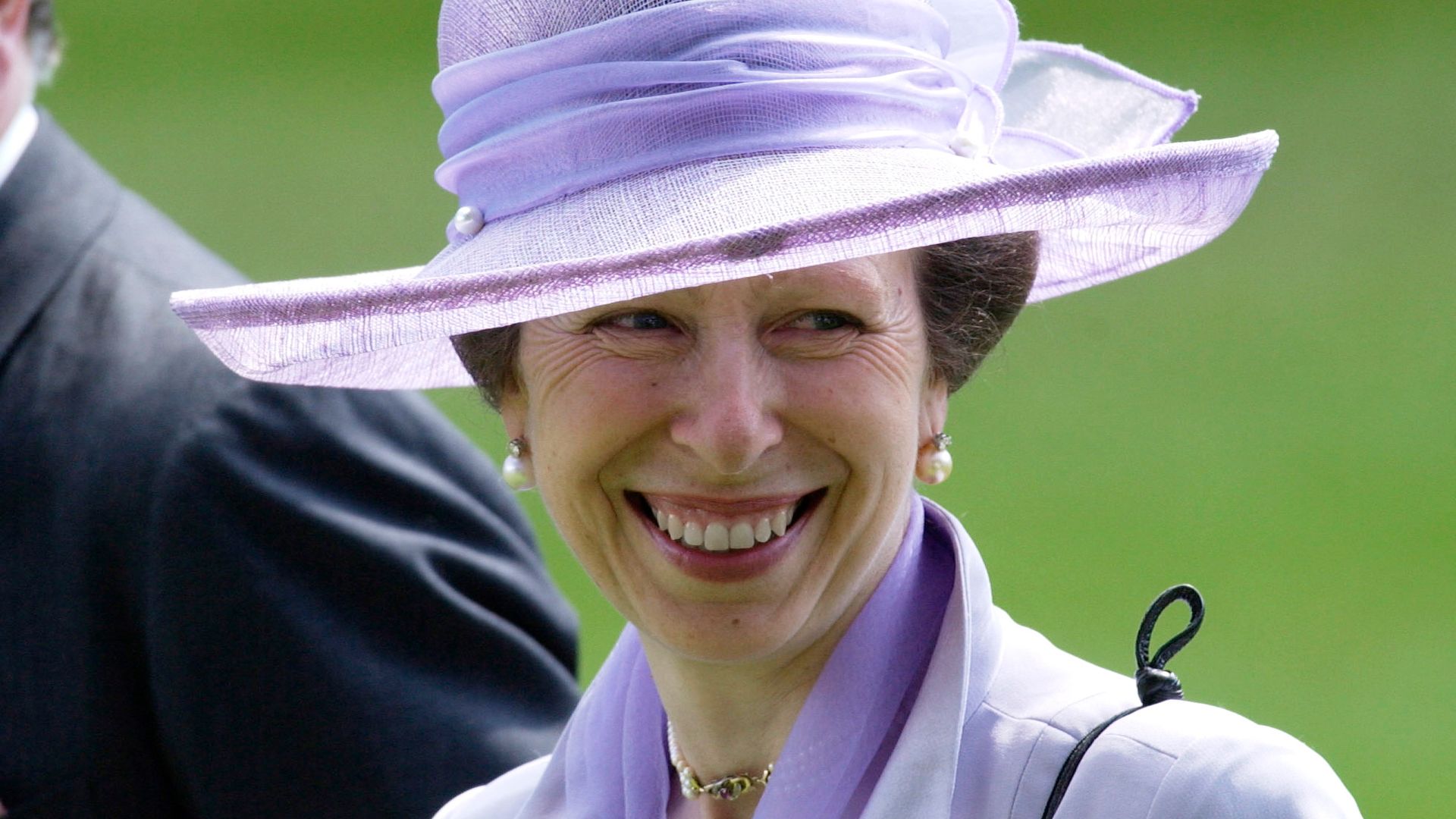 Princess Anne's VERY unroyal backless dress will make you double take ...