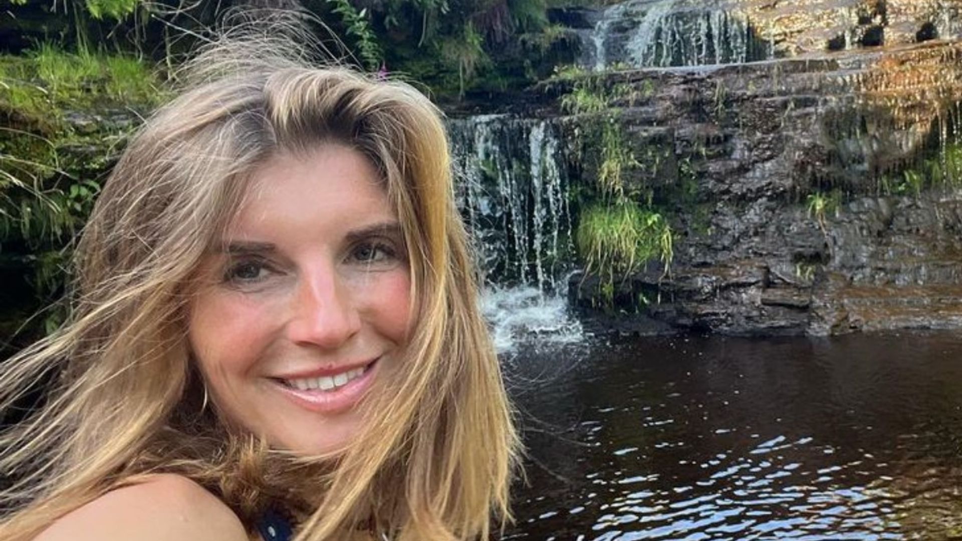Amanda Owen shares rare family photo amid 'issue' at the farm | HELLO!