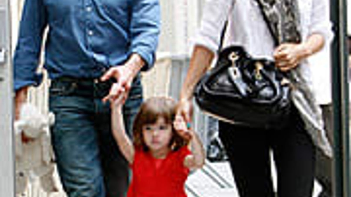 Tom and Katie take Suri around New York | HELLO!
