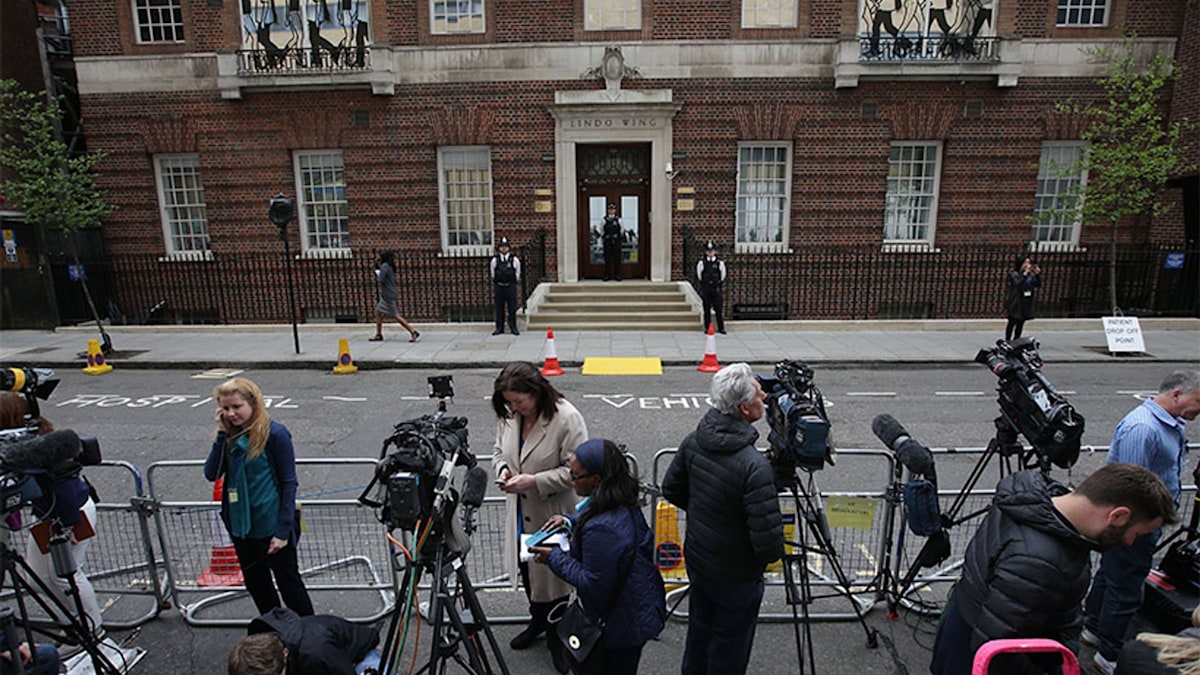 Royal baby latest: Live updates from the Lindo Wing Hospital | HELLO!