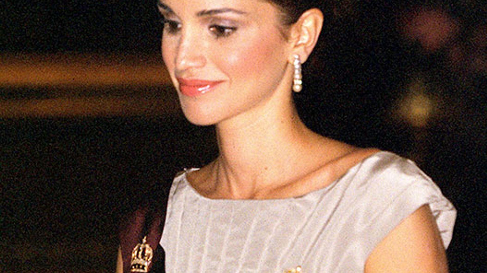 Ten years on Queen Rania dons coronation gown to mark anniversary of ...