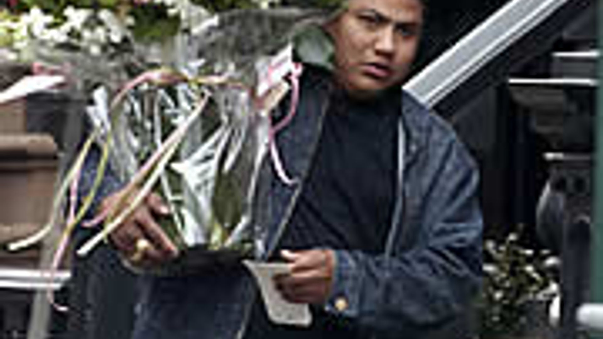 Birthday blooms for busy mum SJP | HELLO!