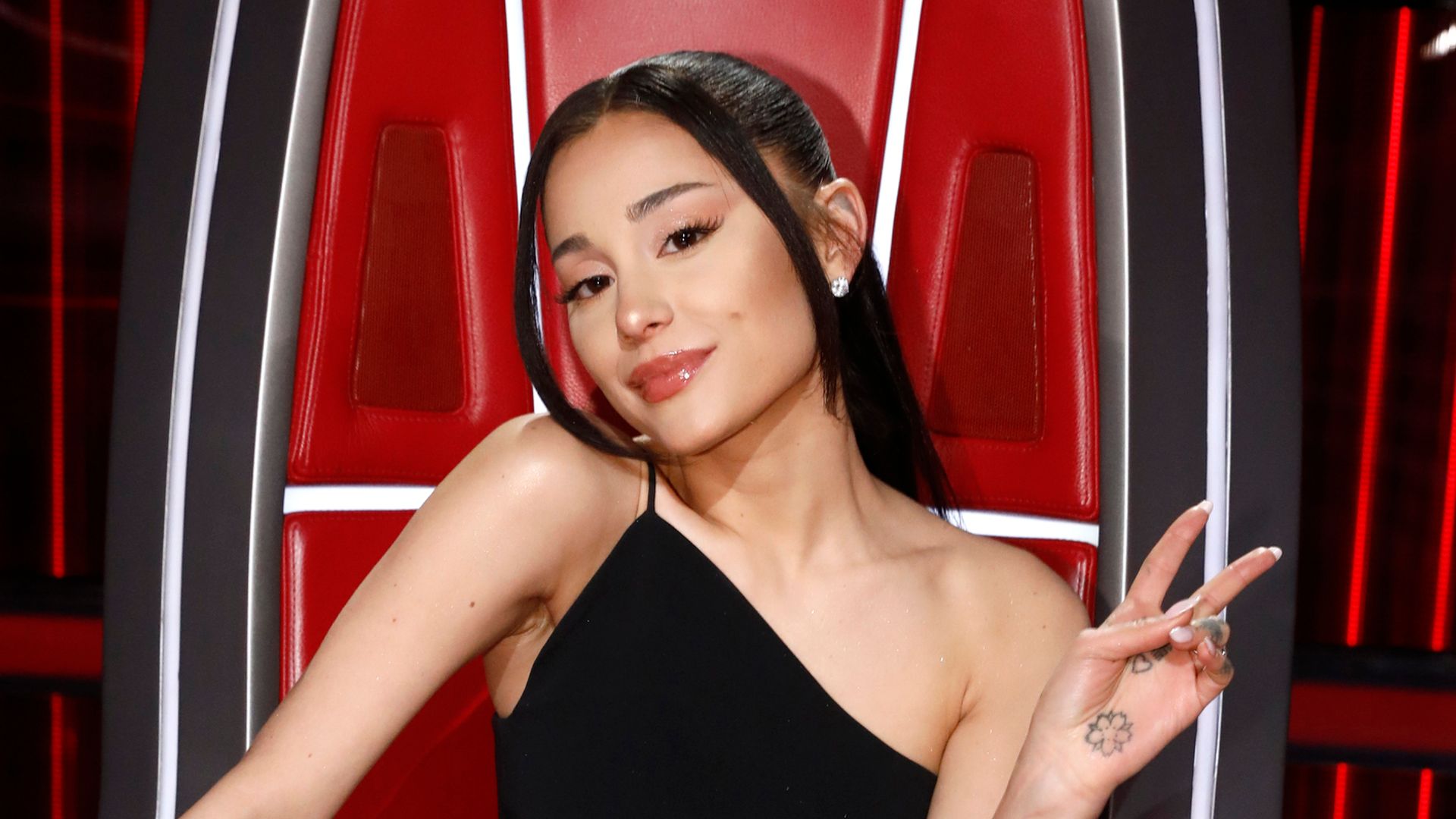 Ariana Grande is almost unrecognizable in childhood photo as she marks milestone birthday ...