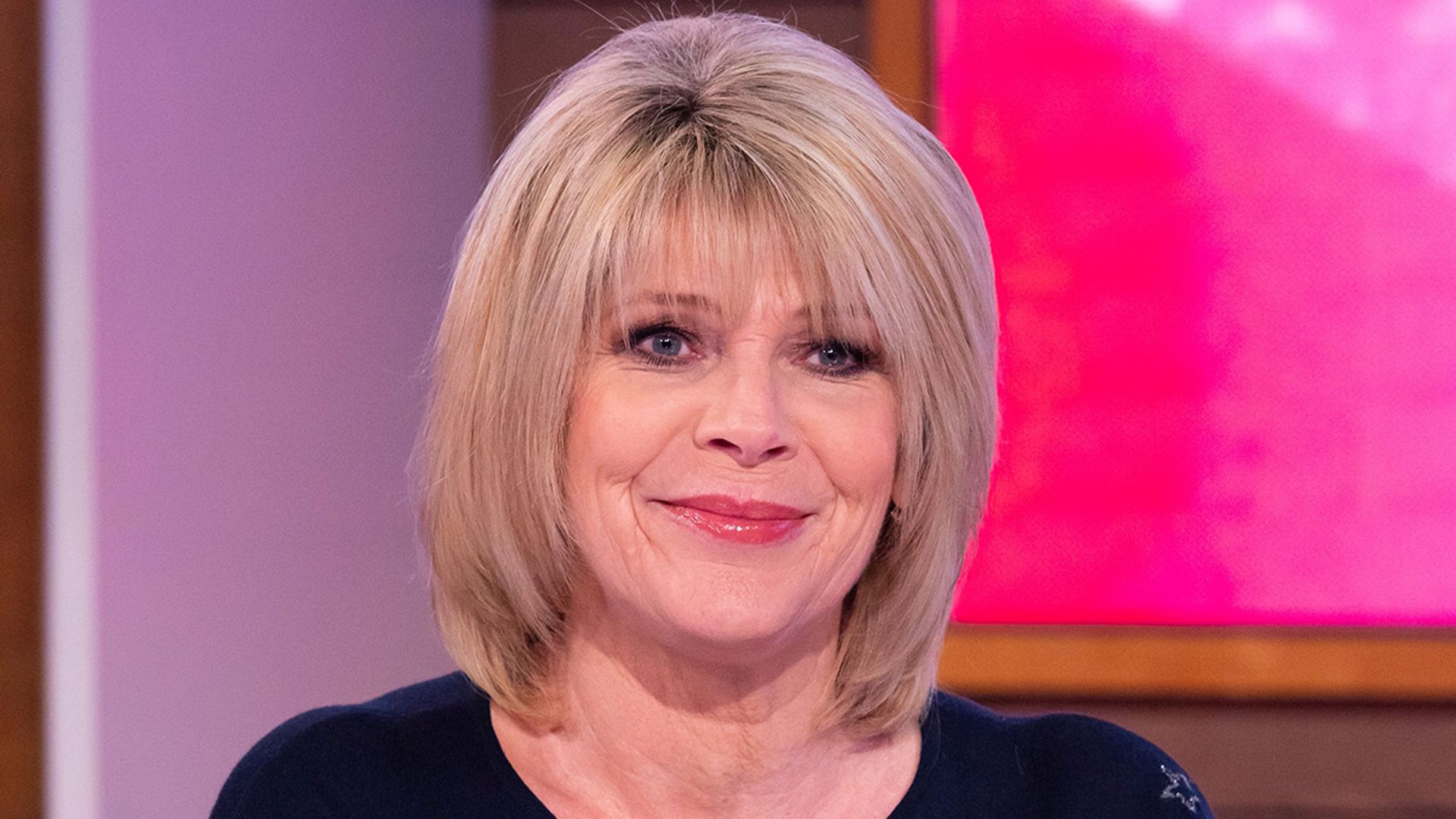 Ruth Langsford WOWS in skinny trousers - as she shares news with fans ...