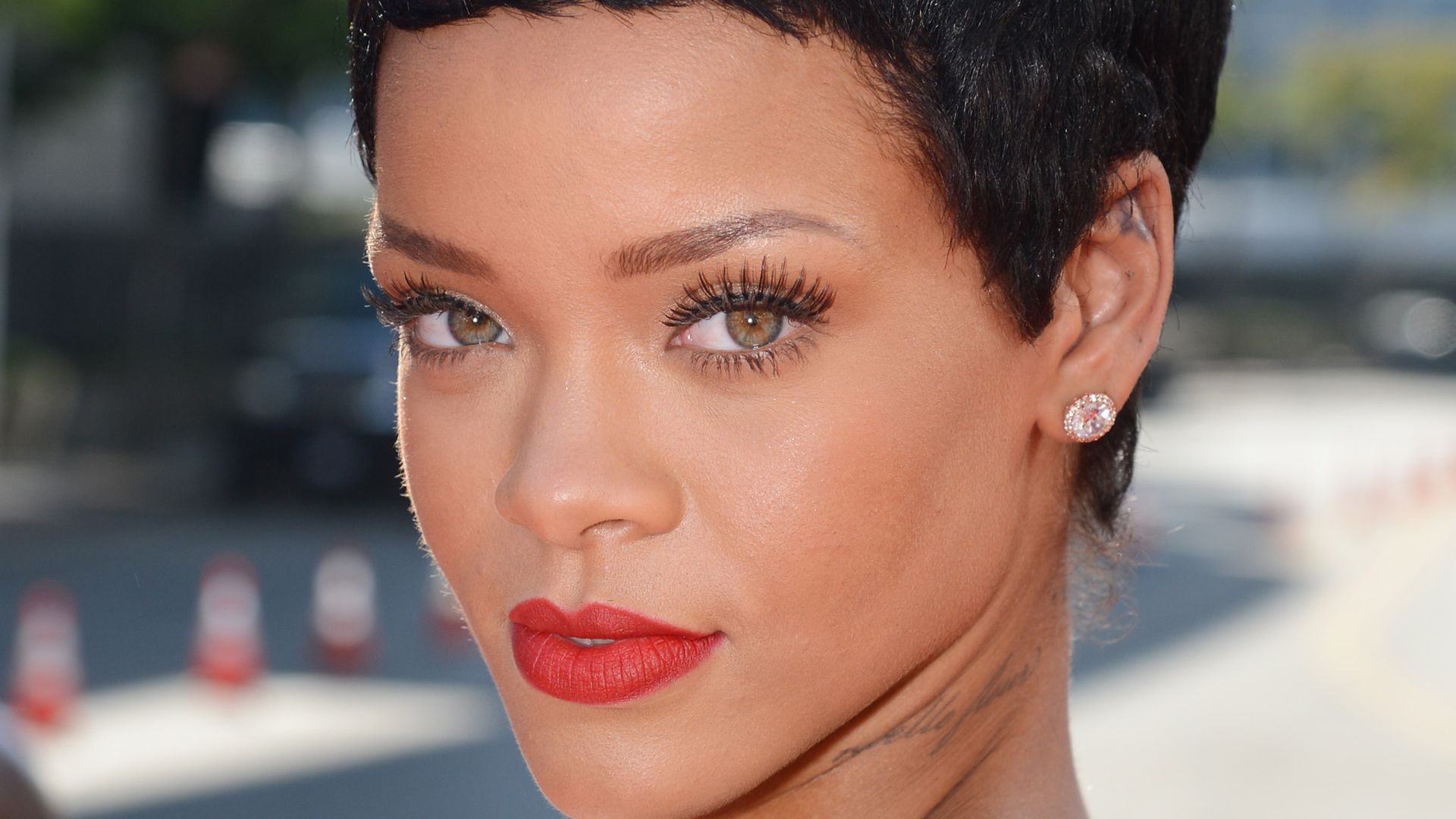 Rihanna’s bizarre blonde 'pixie mullet' is the coolest haircut of 2024 ...