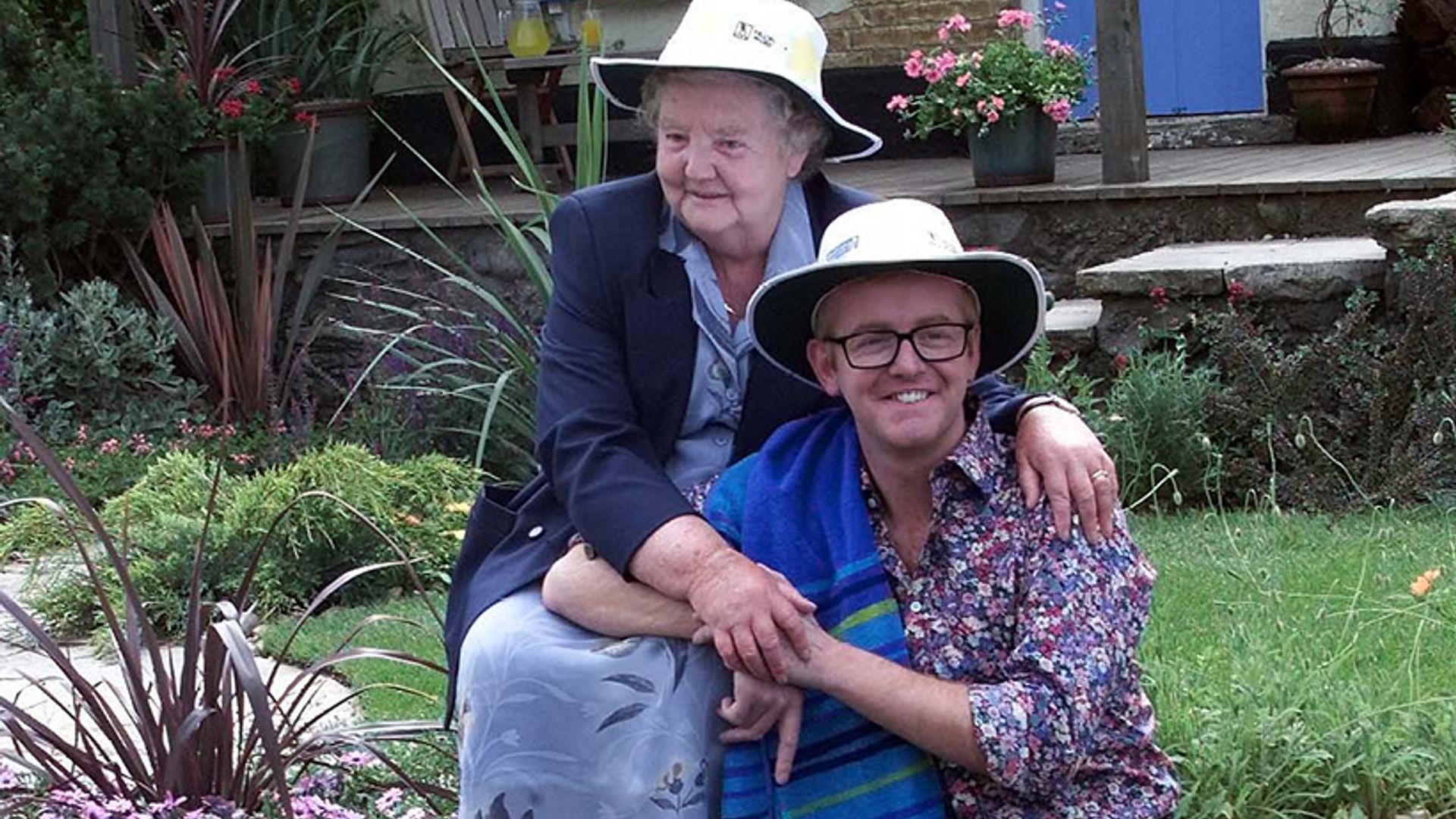 Chris Evans pays emotional tribute to late mum one day after passing ...