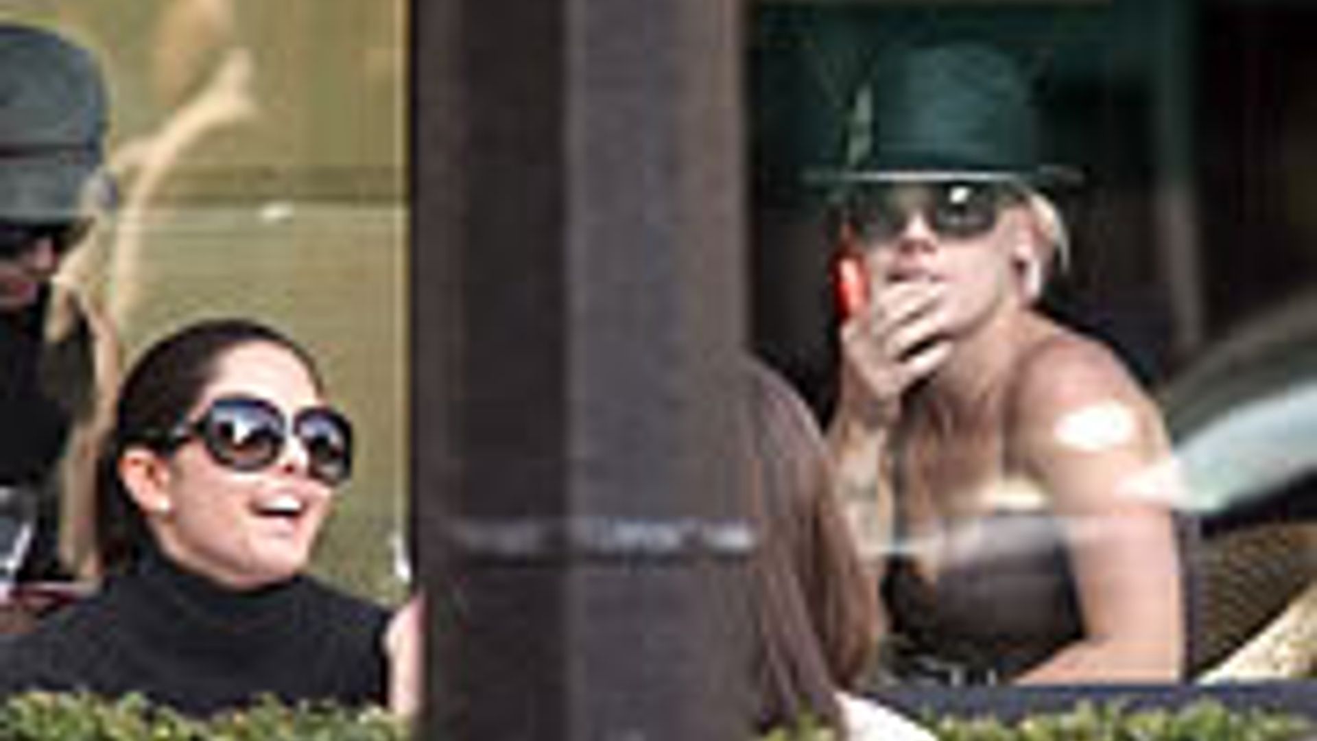 Pink, Paris, Pink unwinds in the City of Light | HELLO!