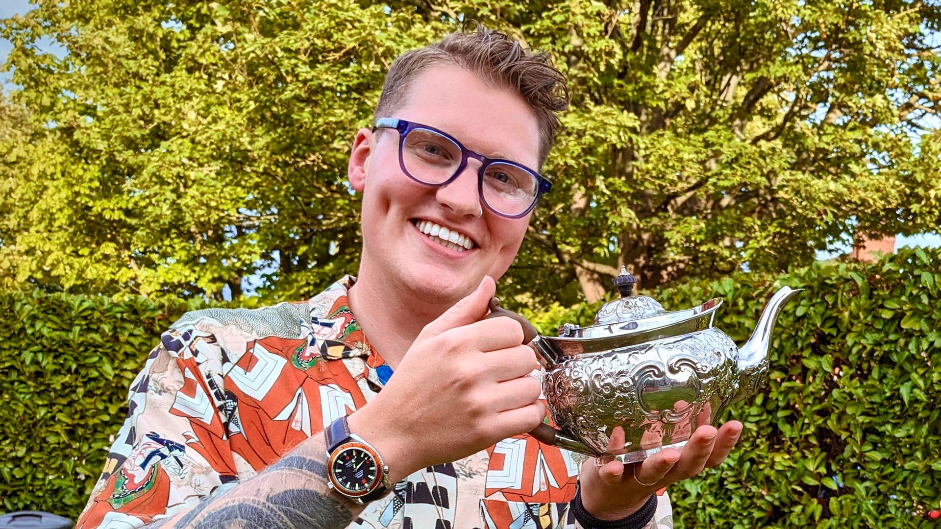 New Travelling Auctioneers star James Broad's private life away from ...