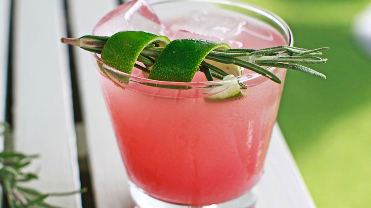 You've got to try this Flamingo Hula cocktail this weekend because it's ...