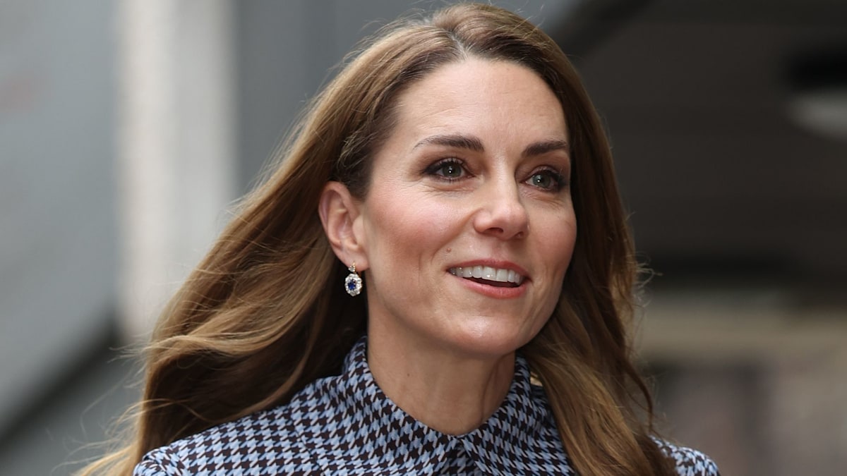 Kate Middleton's figure-hugging pencil dress re-emerges after 3 years ...