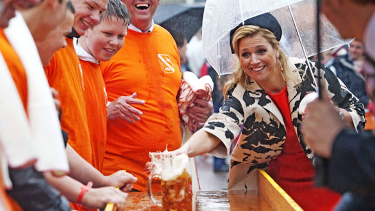 Mix of joy and sadness as Holland's Queen Beatrix celebrates 30 years ...