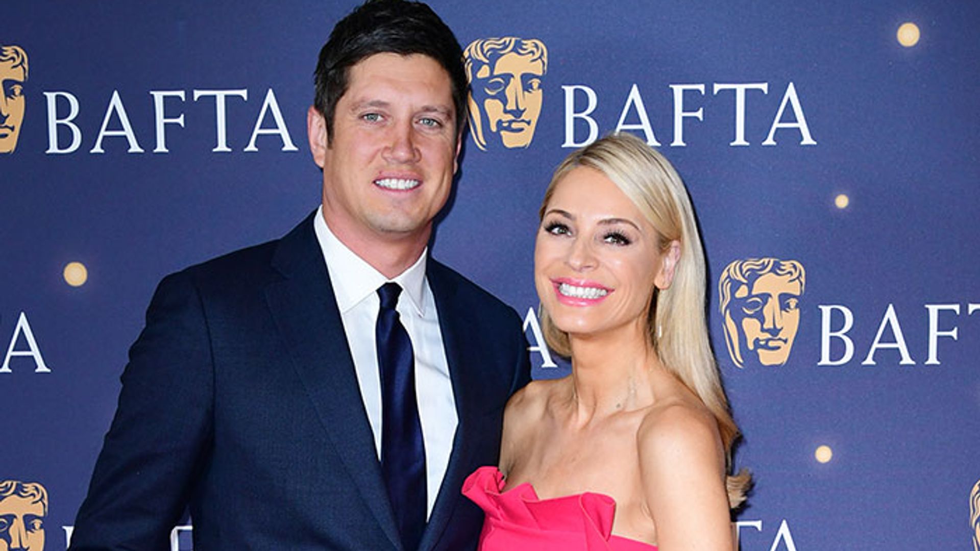 Strictly's Tess Daly shares loved-up photo with husband Vernon Kay ...