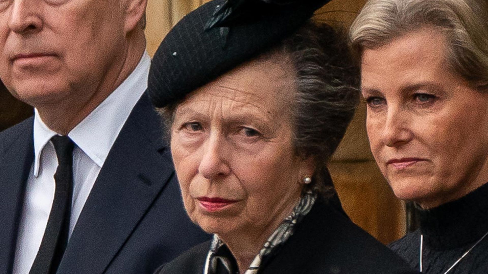 Princess Anne's heartbreaking last curtsy to the Queen – watch | HELLO!