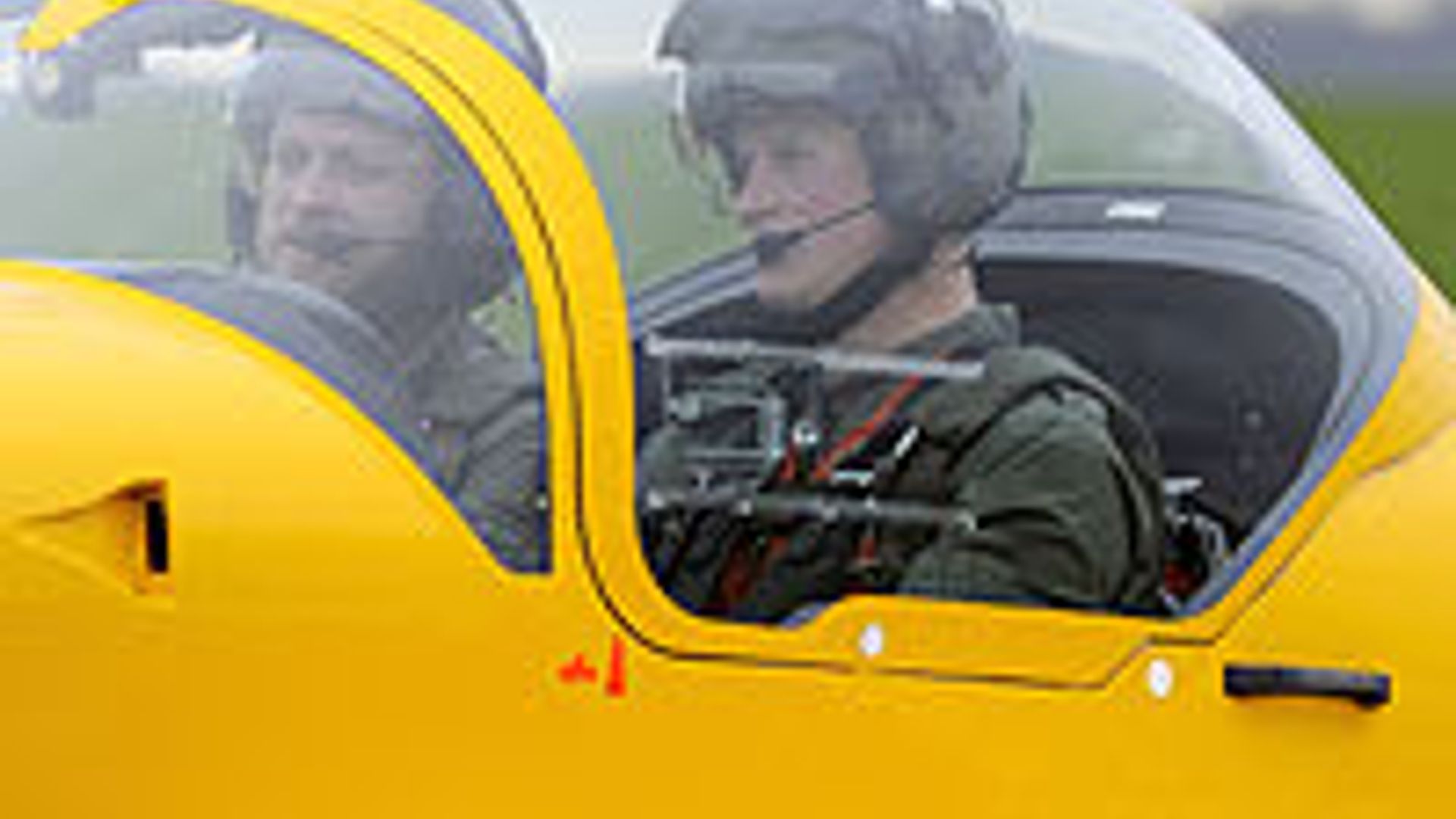 Prince Harry starts helicopter pilot assessment course | HELLO!