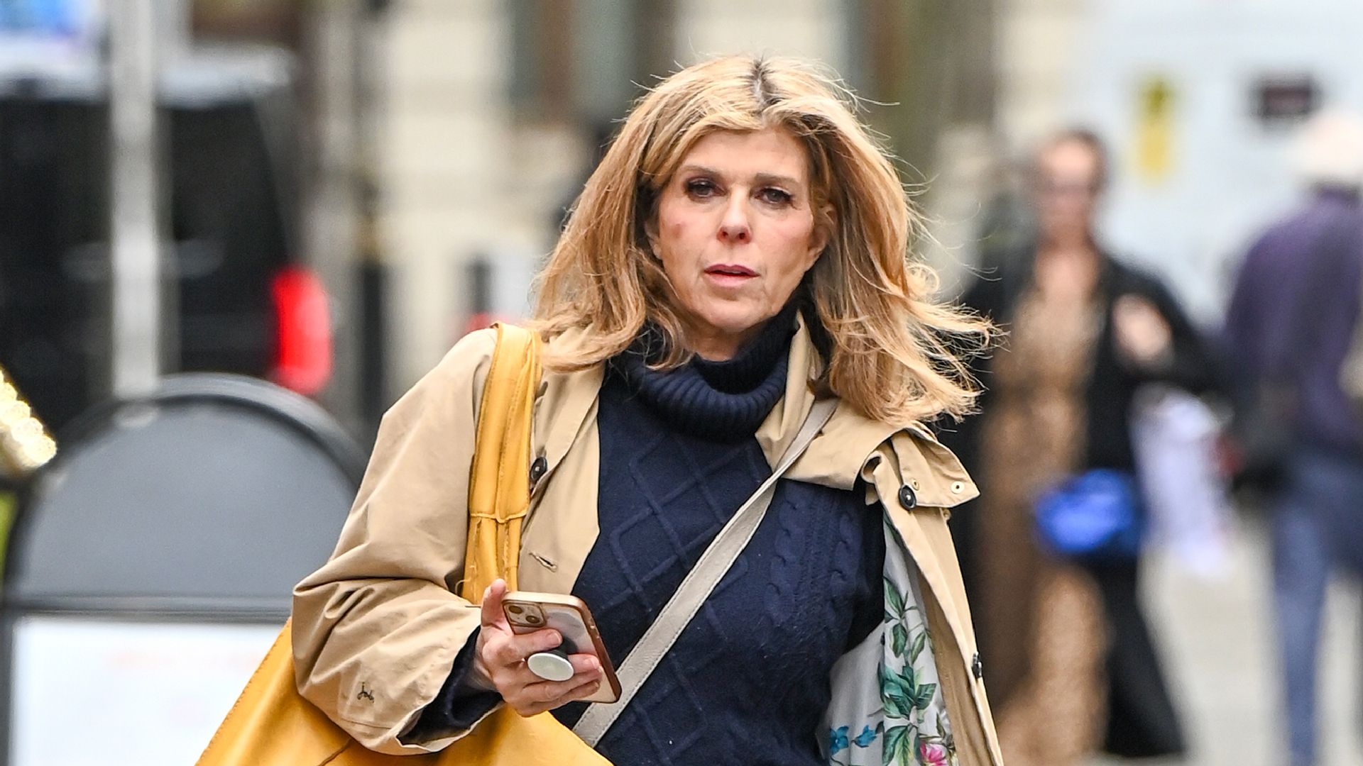 Kate Garraway proves she's a "superwoman" mum amid heartbreaking times ...