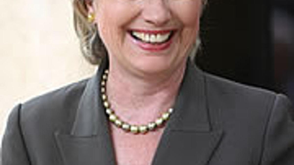 Hillary lightens mood on the campaign trail with stewardess | HELLO!