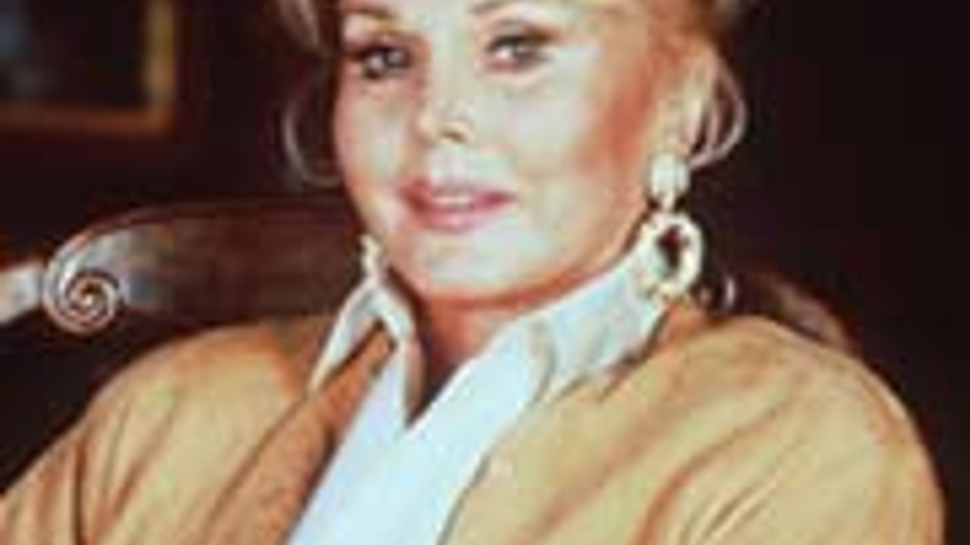 ZSA ZSA TO SUE HAIRDRESSER OVER CRASH | HELLO!