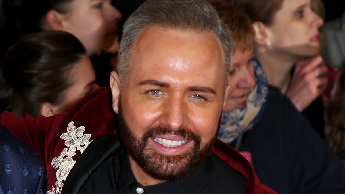 Gogglebox's Chris Steed's groom rocked ASOS floral suit for beachside ...