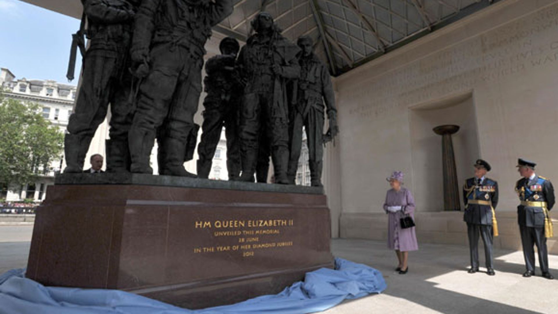 Dambusters: Queen unveils Bomber Command memorial | HELLO!