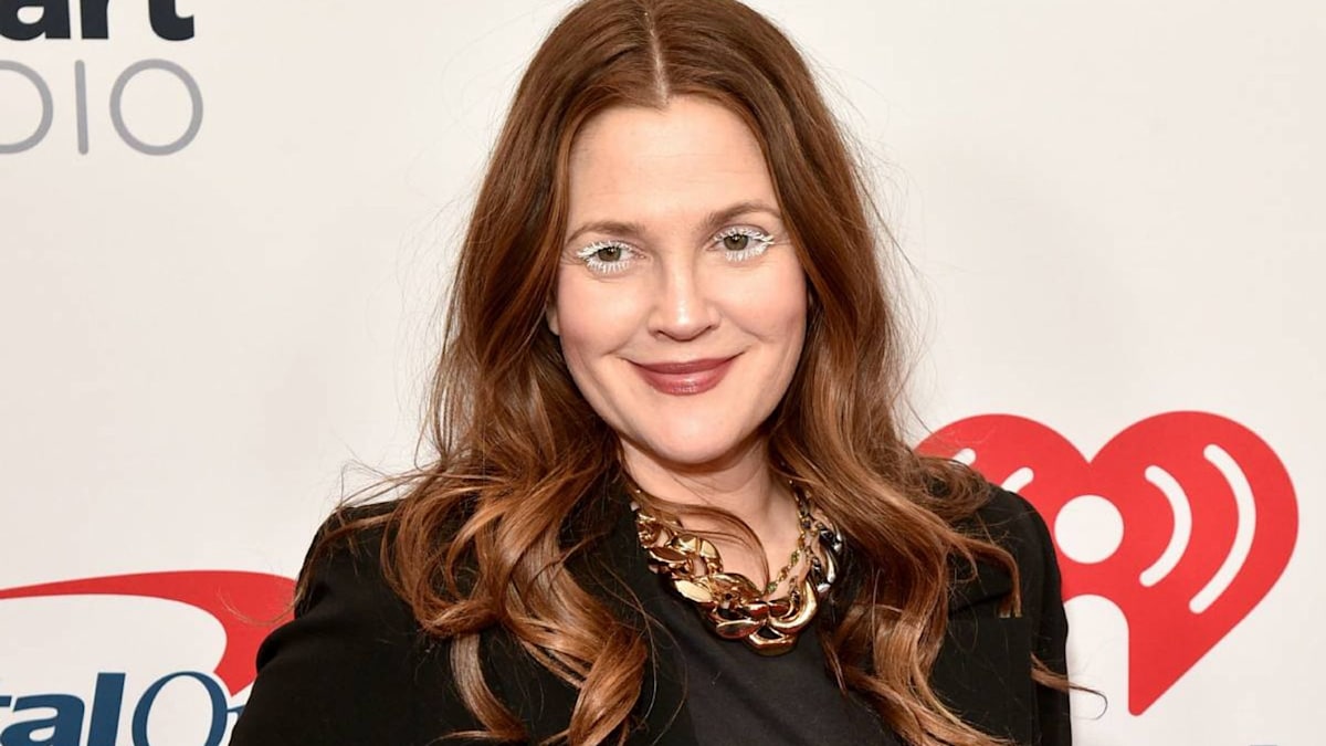 Drew Barrymore wows fans with unexpected backstage glimpse revealing ...