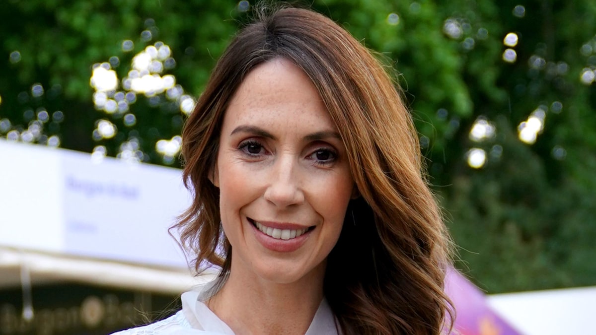 Alex Jones stuns in shorts as she shares poolside photos from family ...