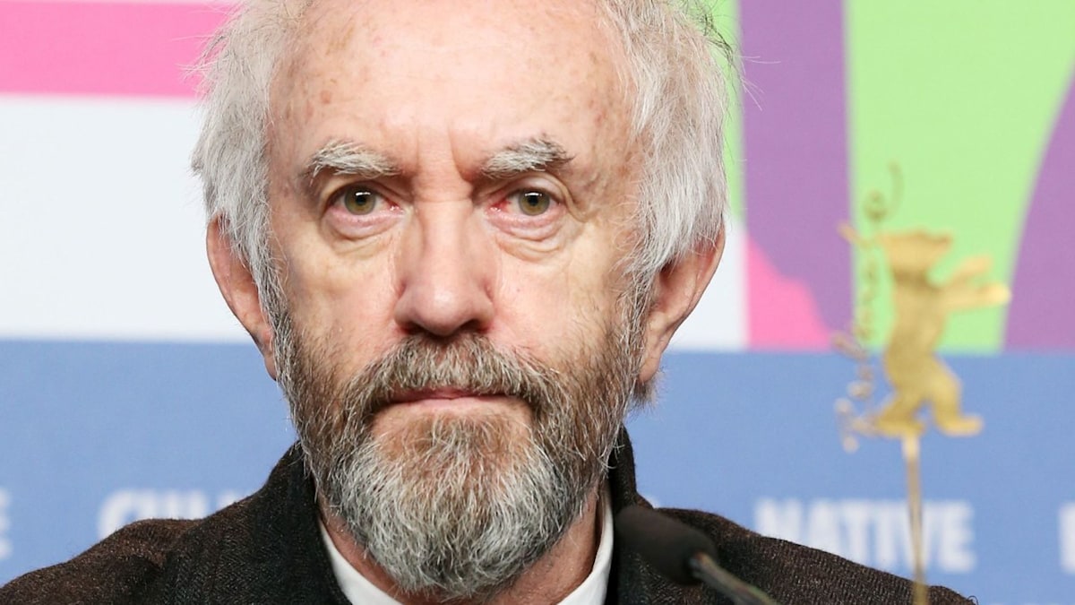 The Crown: Jonathan Pryce to play Prince Philip in seasons five and six ...
