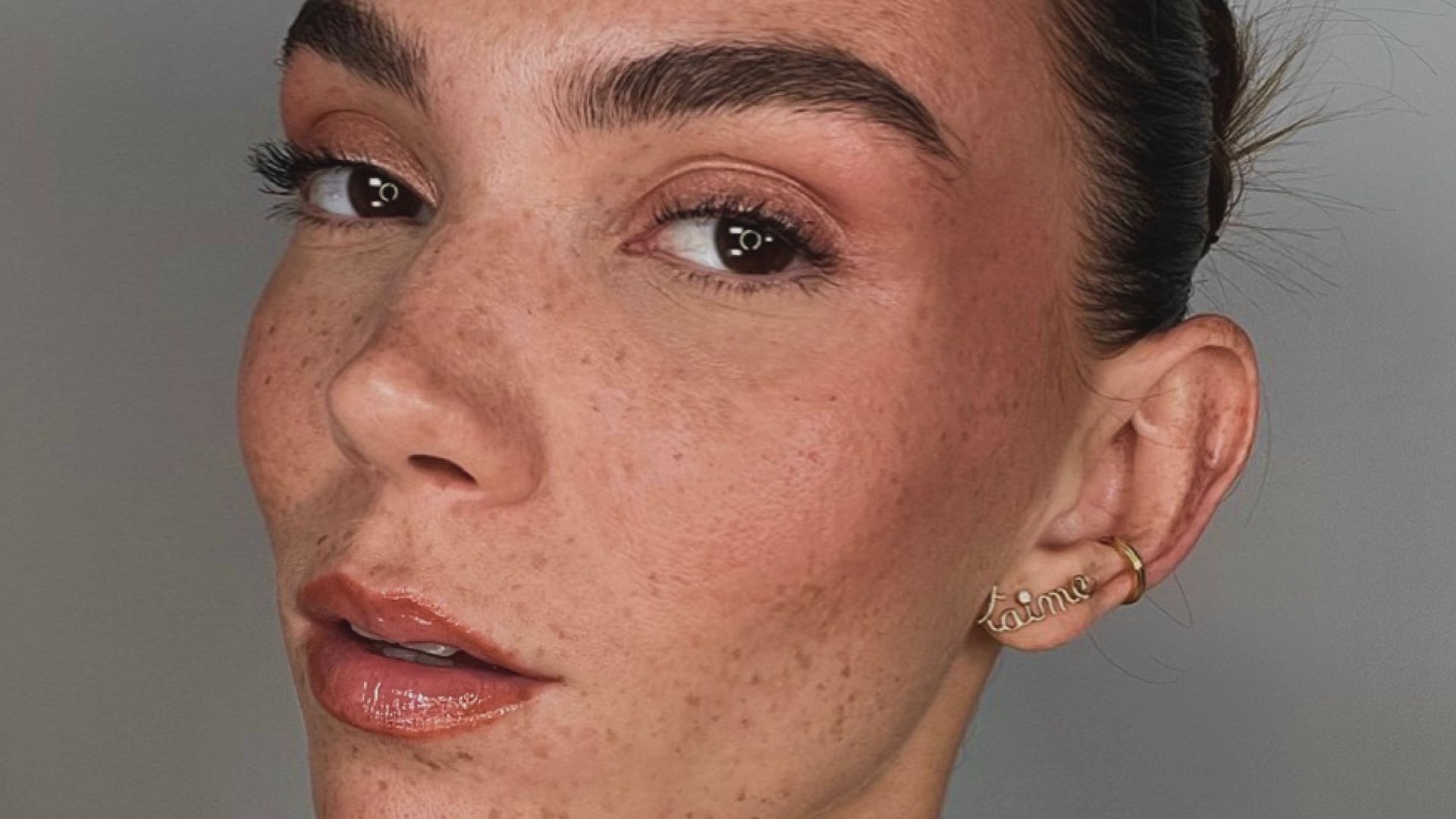 The ultimate Hailey Bieber-inspired Galentine's Day makeup tutorial ...