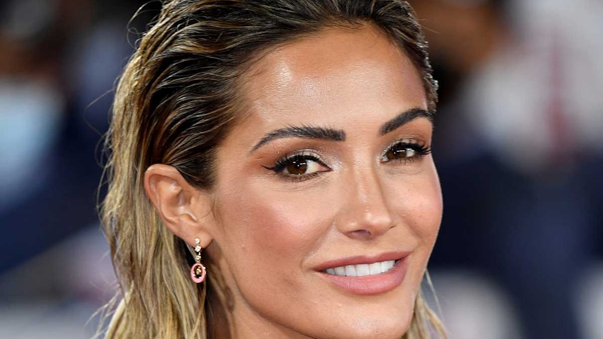 Frankie Bridge has found the perfect white drop waist summer dress ...