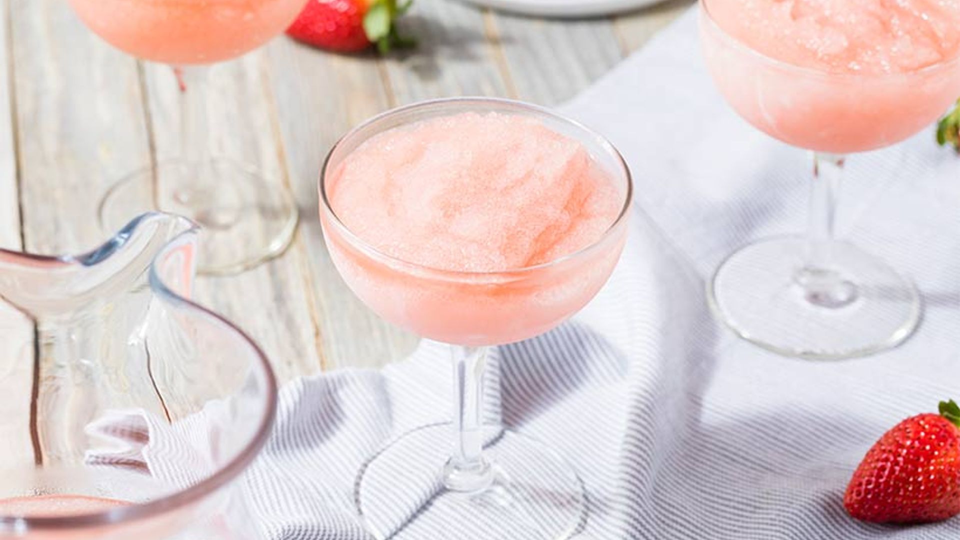 Frosé recipe: How to make frozen rosé wine slushies | HELLO!