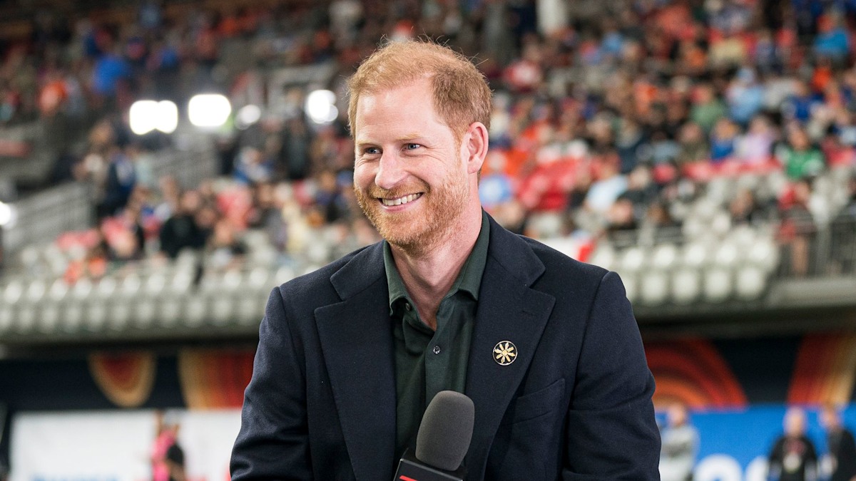 Prince Harry makes surprise solo appearance in Vancouver after Meghan ...