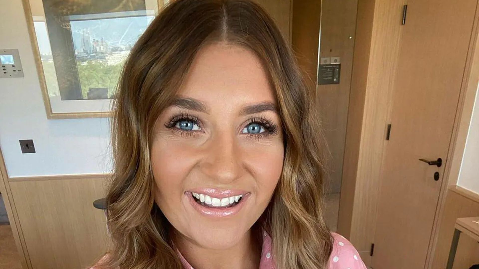 Gogglebox's Izzi Warner shares rare photo with mystery boyfriend Grant ...