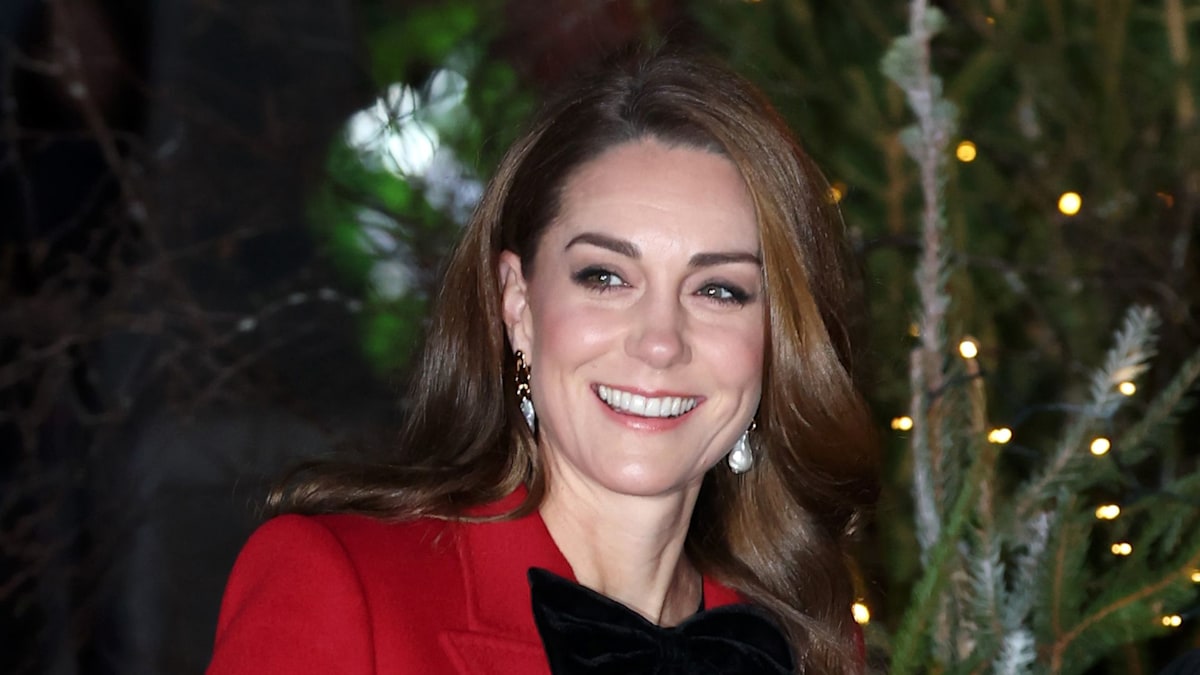 Princess Kate upcycles designer coat for the Together at Christmas ...