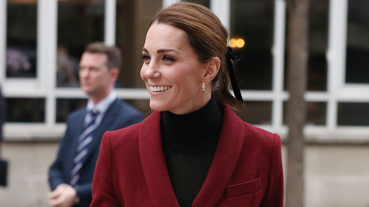 Kate Middleton surprises students and staff at UCL for caring visit ...