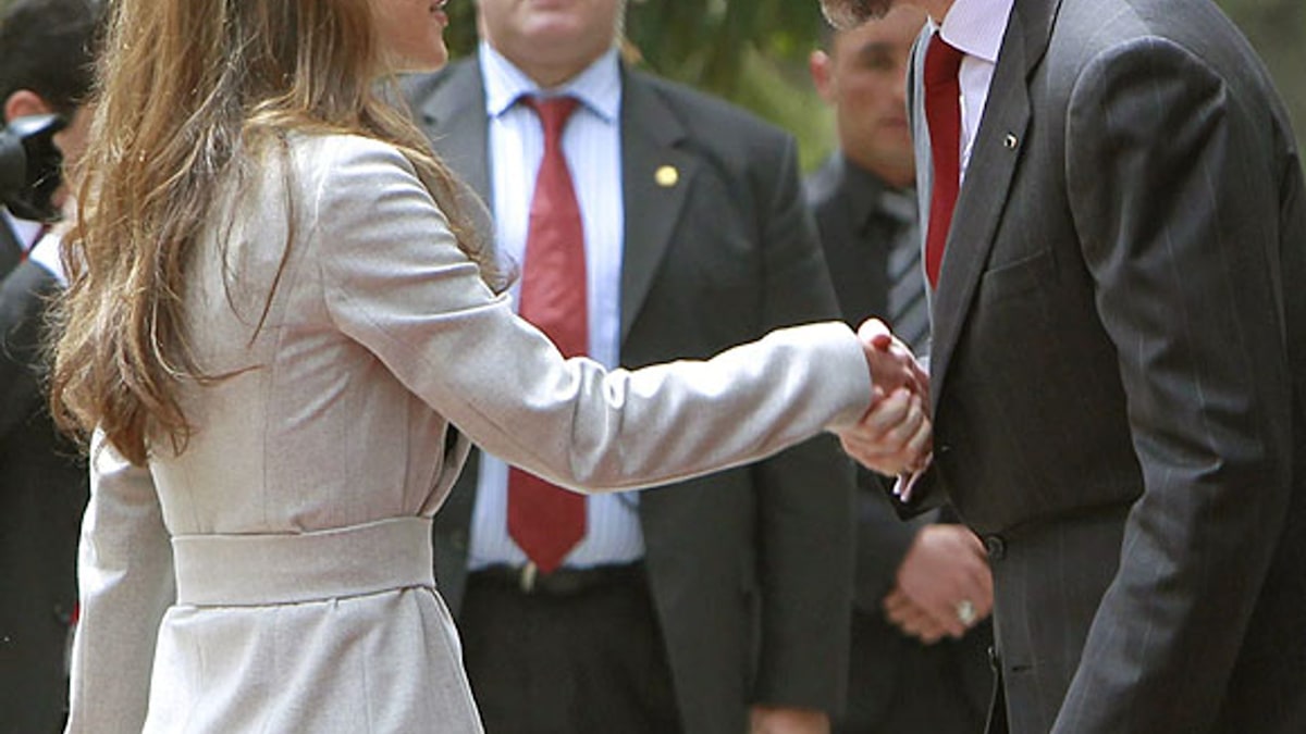 Princess Letizia and Queen Rania of Jordan meet during Jordanian visit ...