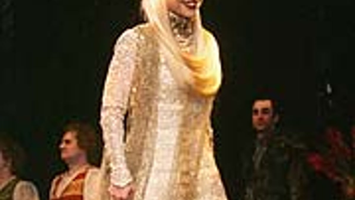 Brent Carver, James Loye, Matthew Warcus, 'Rings' | HELLO!