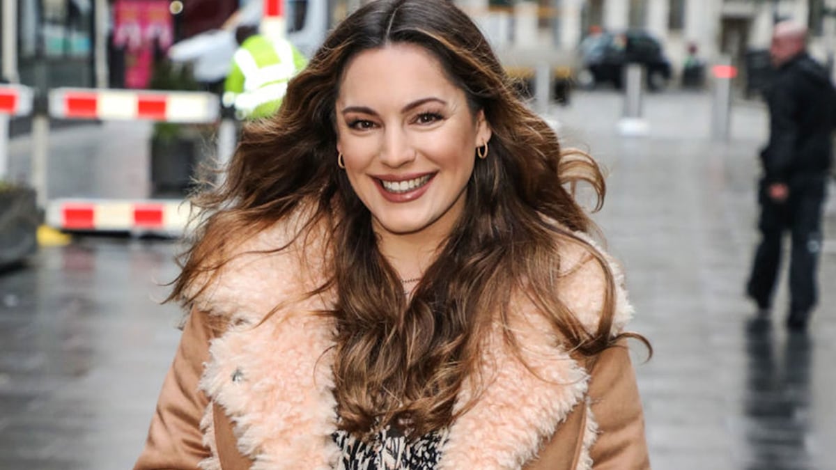 Kelly Brook just put a fresh spin on off-duty dressing – and it's so ...