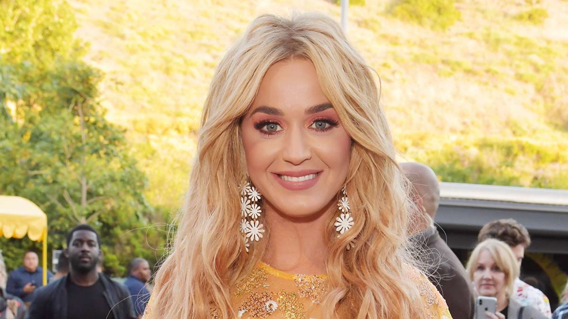 Katy Perry shares a rare peek inside her home – and her amazing beauty ...