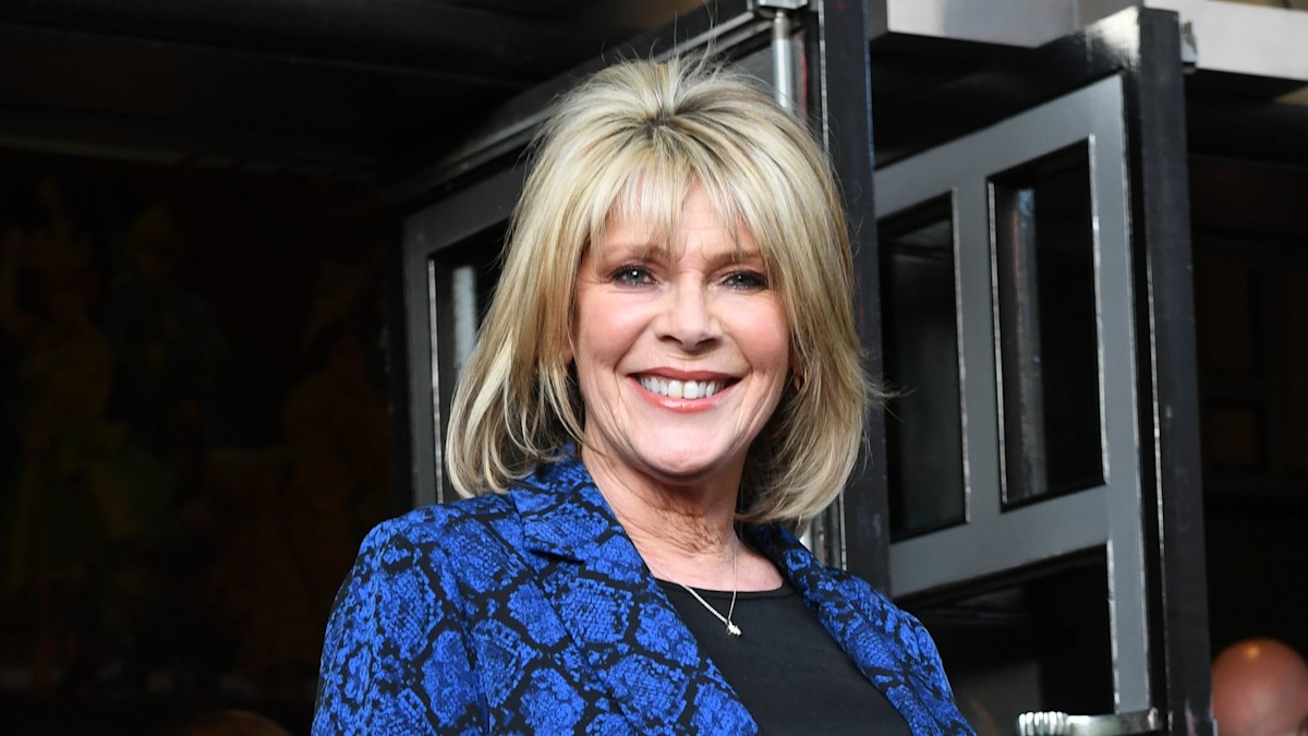 Loose Women's Ruth Langsford is a total vixen in daring leather jacket ...