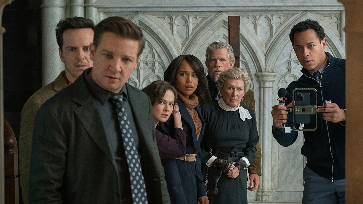 Netflix fans saying the same thing about Knives Out sequel after three ...